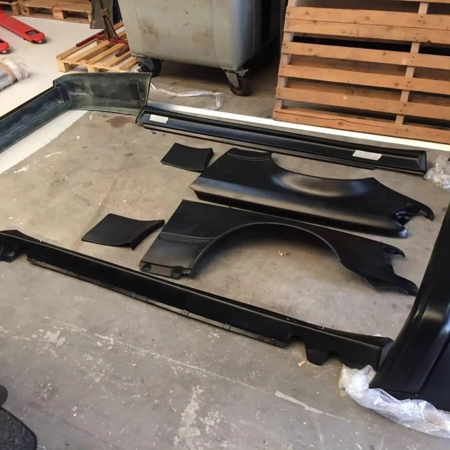 Mercedes-Benz W124 AMG Body Kit - Genuine Mercedes-Benz Parts